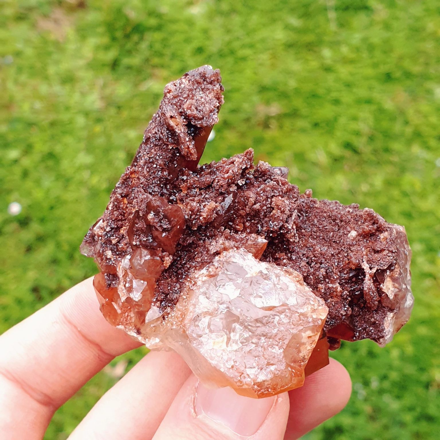 Quartz rouge Hématoïde – Tinejdad, Maroc | Géodes Et Minéraux