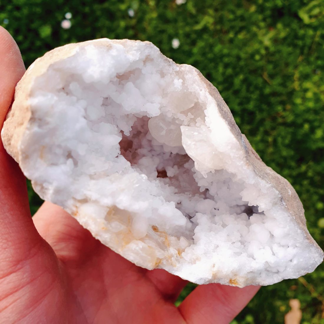 Géode de Calcite et Quartz entière – Maroc | Géodes Et Minéraux