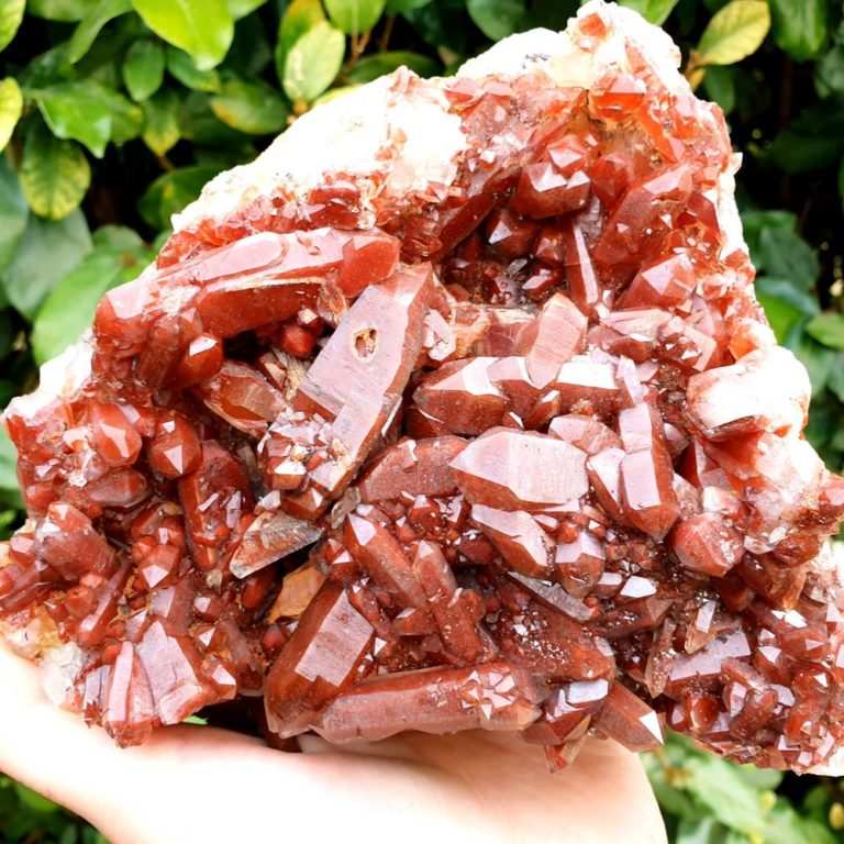 Quartz rouge Hématoïde – Tinejdad, Maroc | Géodes Et Minéraux