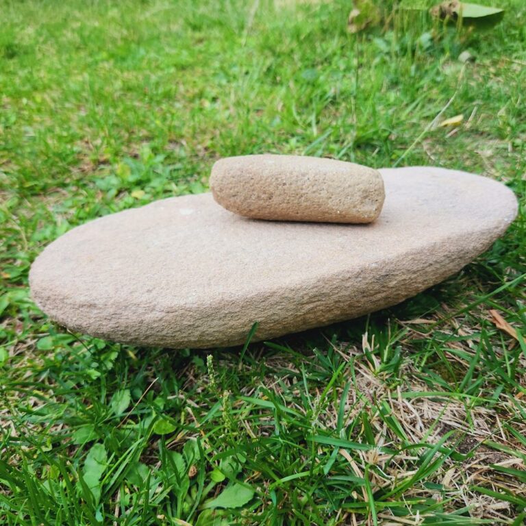 Meule polie et Molette du Néolithique en Grès – Ténéré, Sahara Nigérien ...